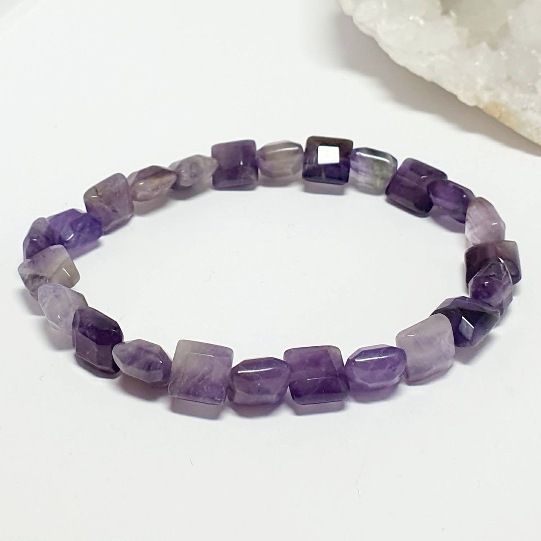 Pulsera elástica cuadrada de amatista morada. Fabricado por The Art Of ...