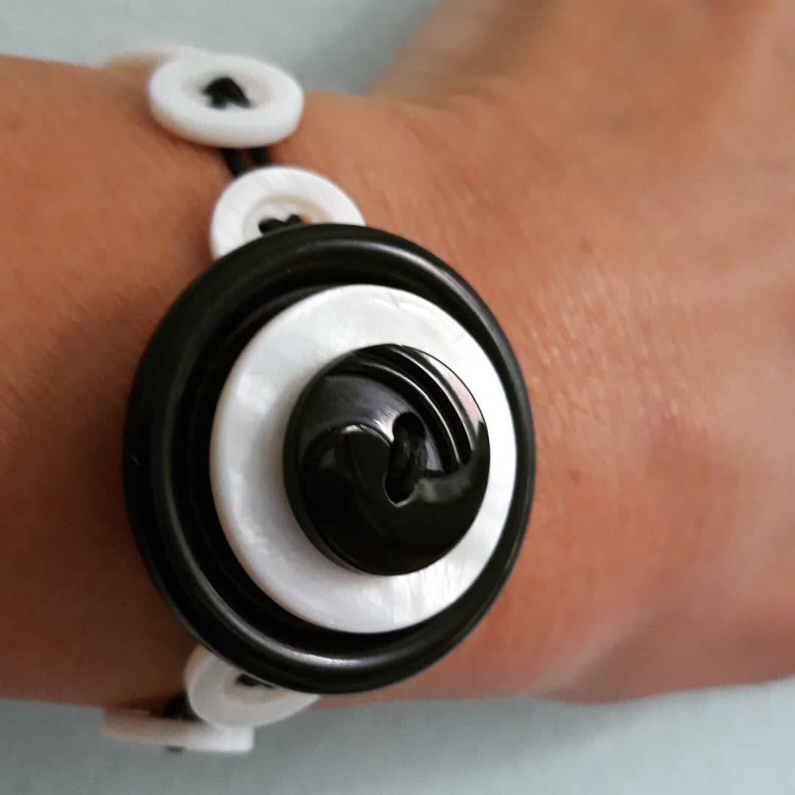 Button Bracelet /handmade Button Jewelry /mother of Pearl - Etsy