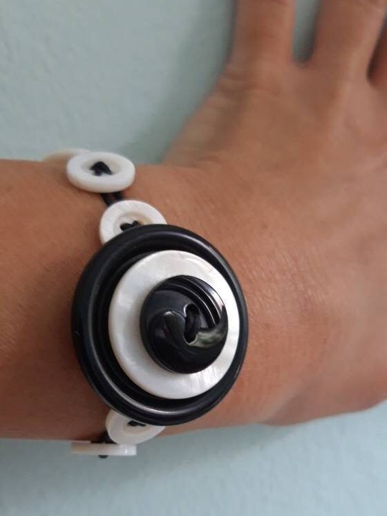 Button Bracelet /handmade Button Jewelry /mother of Pearl - Etsy