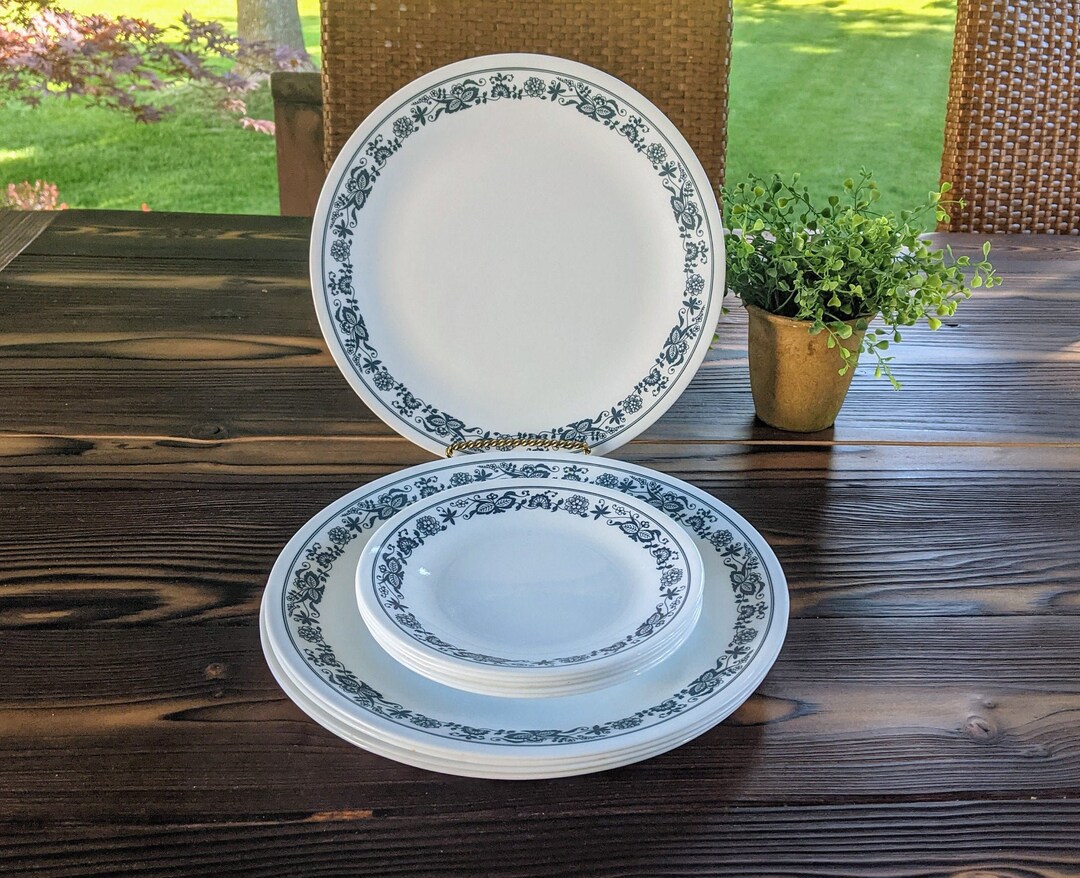 10 Piece Vintage Corelle Dinner and Side Plates Set Old Town Blue ...