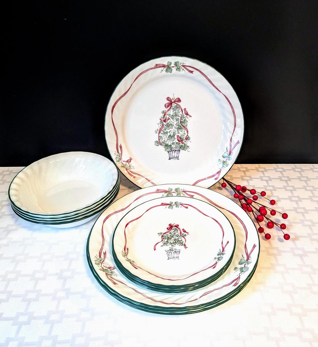 12 Piece Vintage Corelle Callaway Holiday Topiary Dish Set Vintage Christmas Dishes Holiday ...