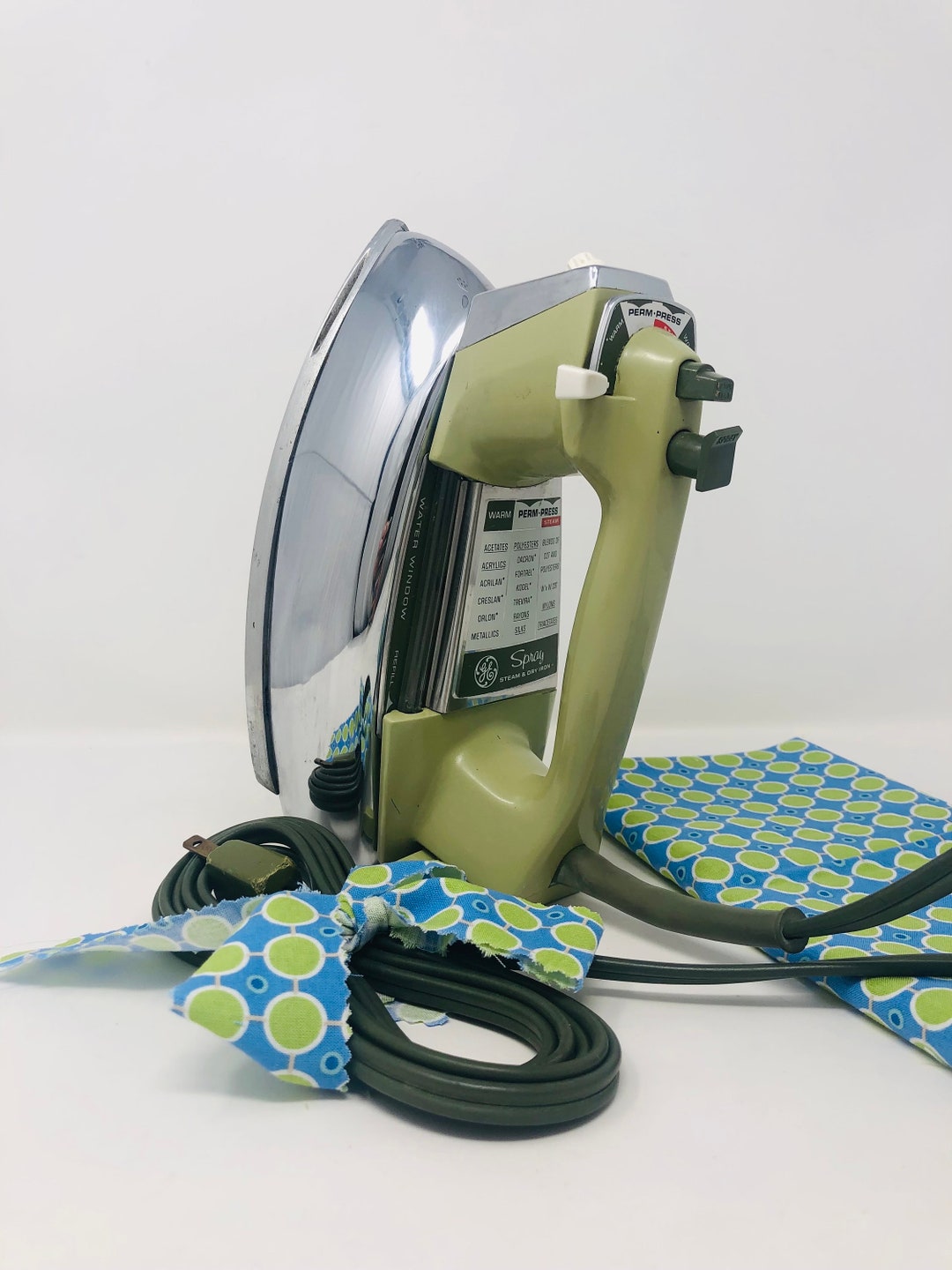 GE Spray Steam Dry Iron Model H1F95AV 1960s 1970s Avocado Green GE ...