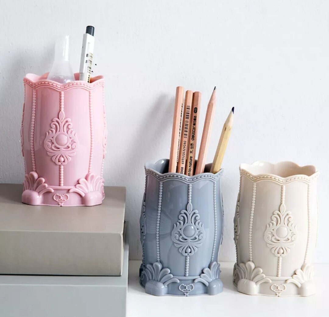 1pc Vintage Flower Carved Pencil Storage Pot, Pen Holder, Brush Holder ...