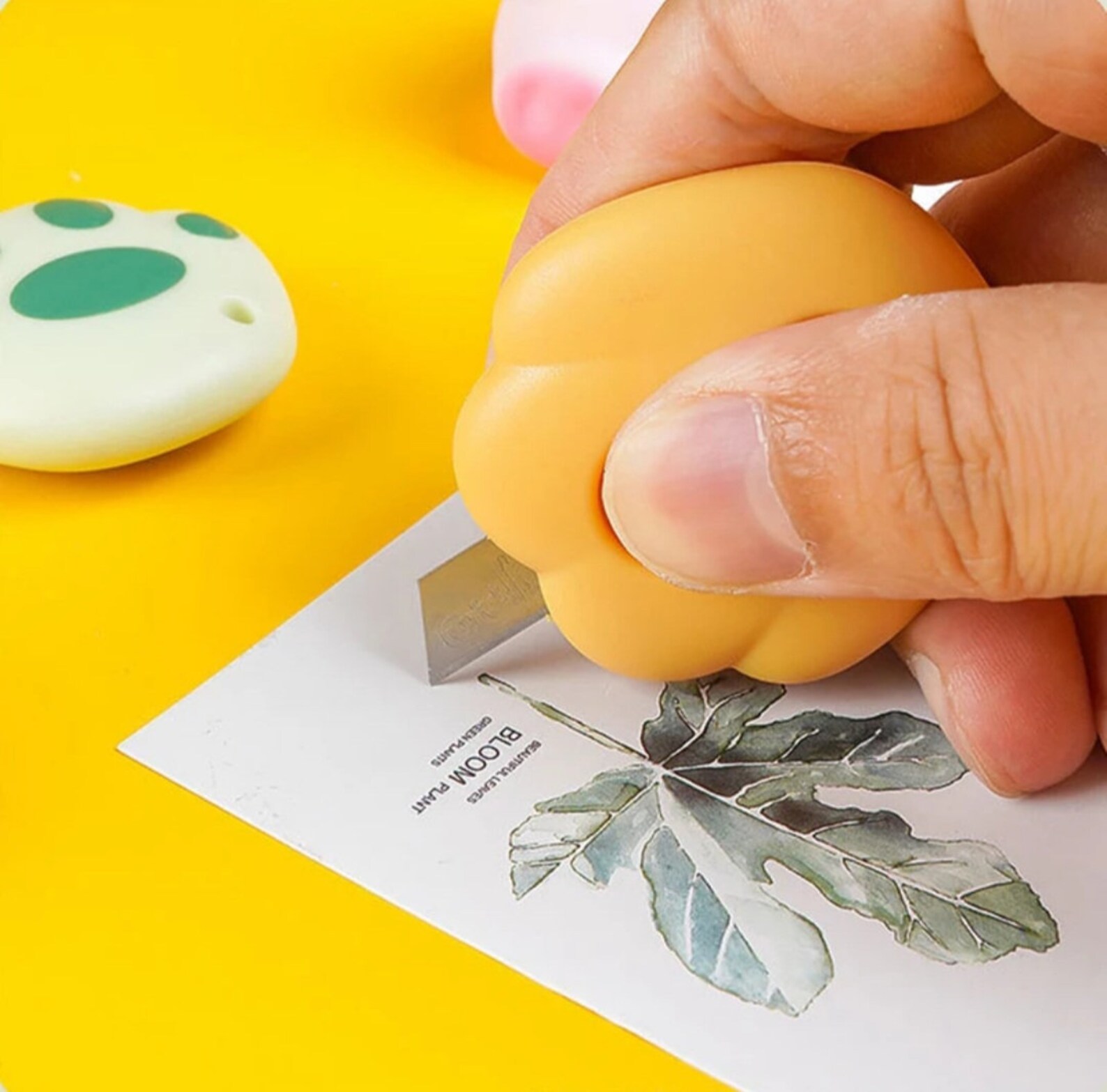 1pc Cat Paw Utility Knife, Cute Mini Pocket Size Art Knife, School ...