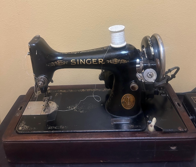 Vintage 1920,s Singer Sewing Machine - Etsy