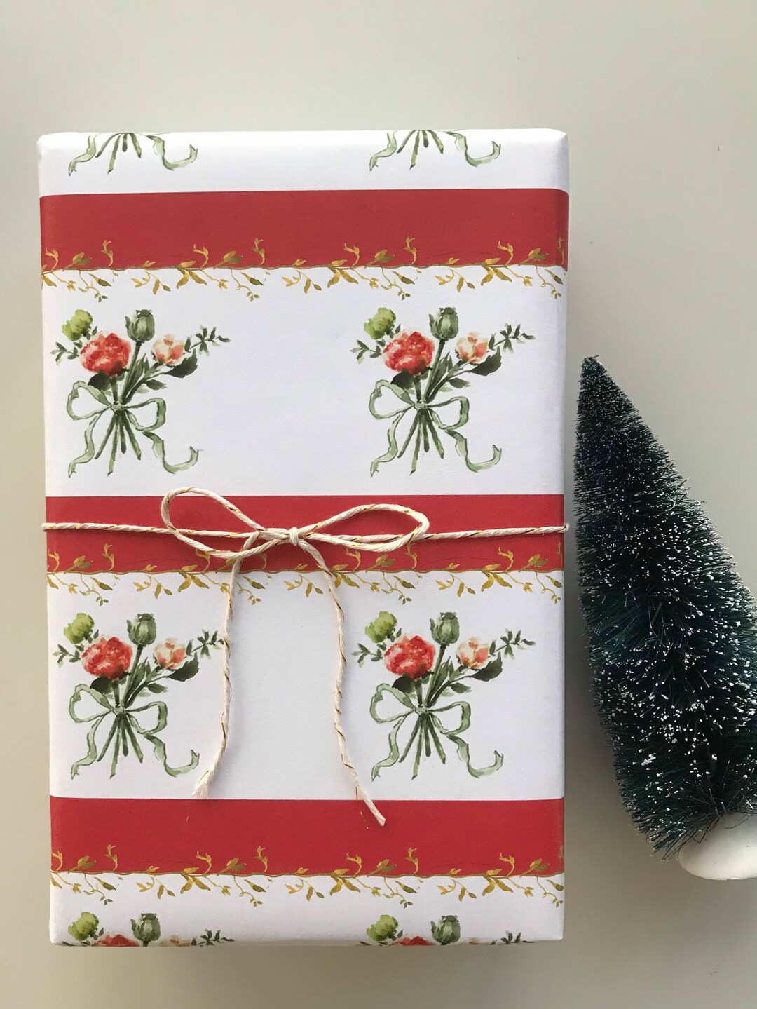 Wrapping Paper: Red Regency Bouquet {gift Wrap, Birthday, Holiday ...