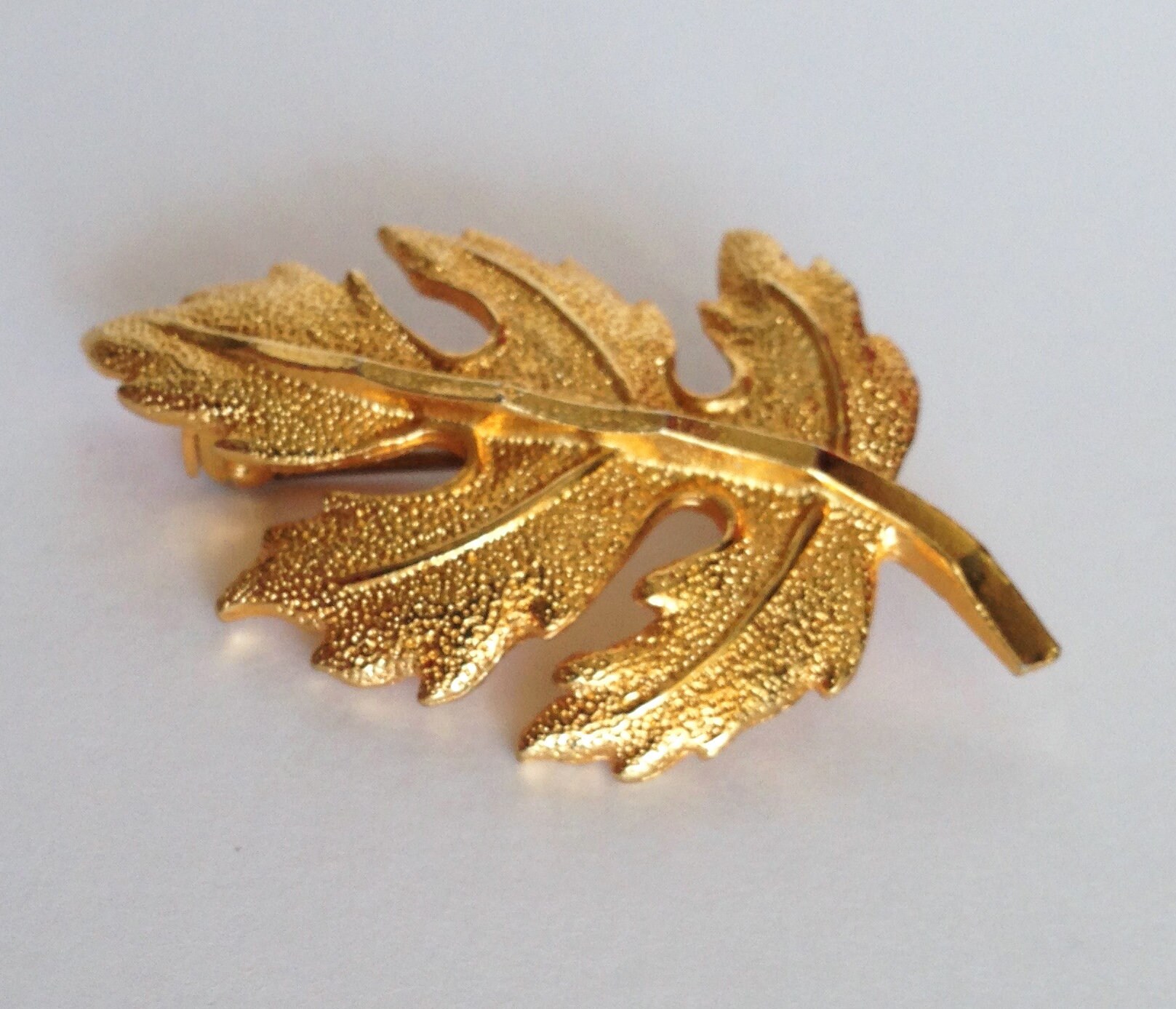 Buy VINTAGE Brooch Pin Leaf 18K Gold Plated Rare Collectible Gift Rare ...