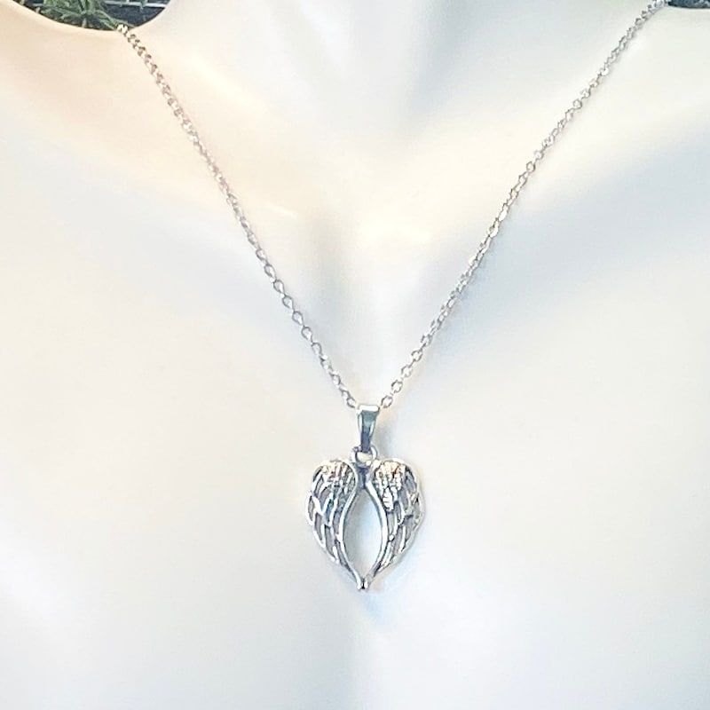Angel Wing Chain Picture - Etsy