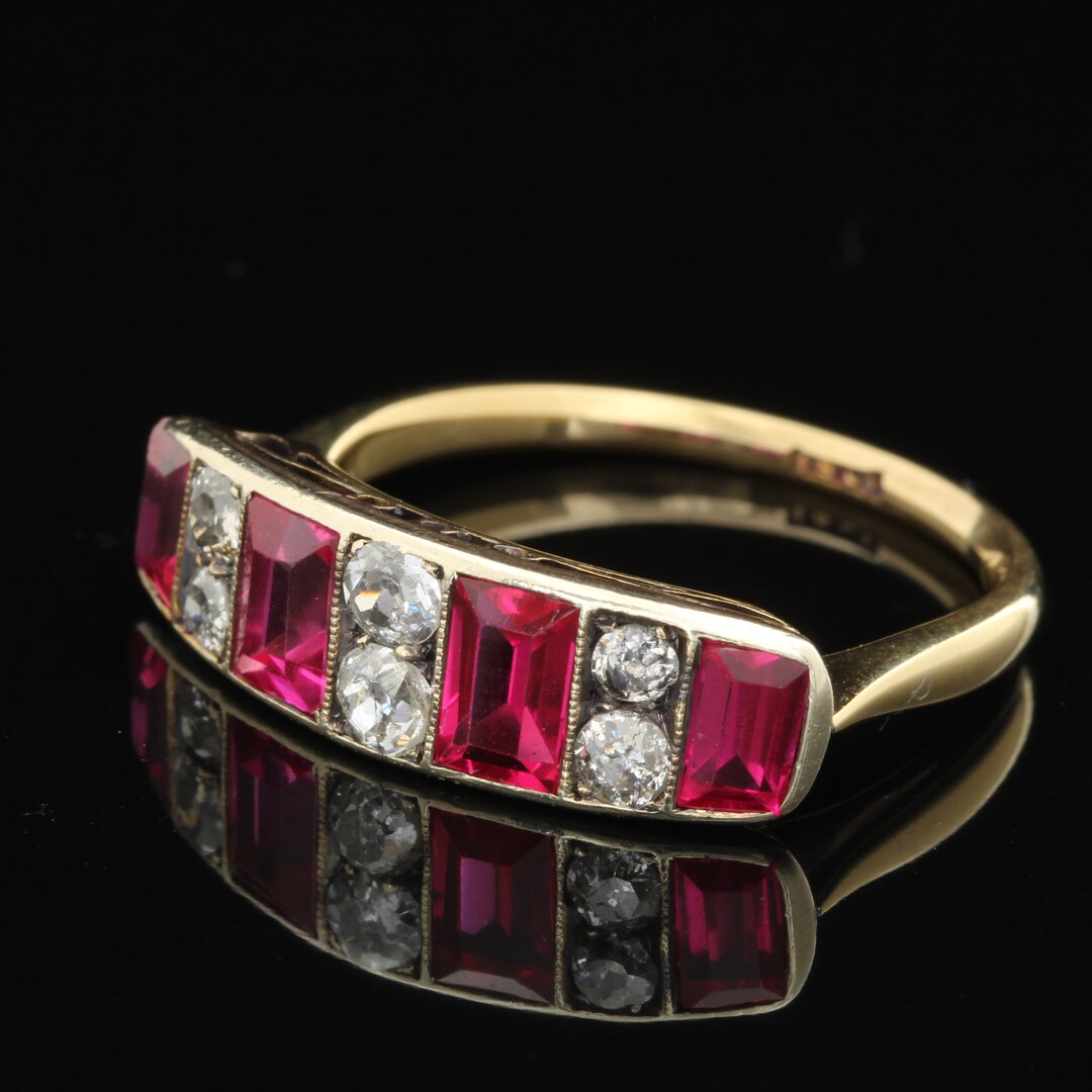 Antiker viktorianischer Diamant- und Rubinring in 18 Karat Gold und Silber, UK Größe R, US Größe ...