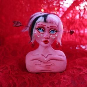 Custom Bust Sculpture / Felted Wig / Polymer Clay / Jewelry Included - Etsy