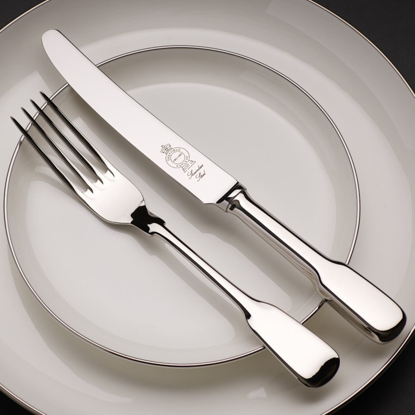 Plain Fiddle Pattern 24 Piece Stainless Steel Cutlery Set - Made in ...