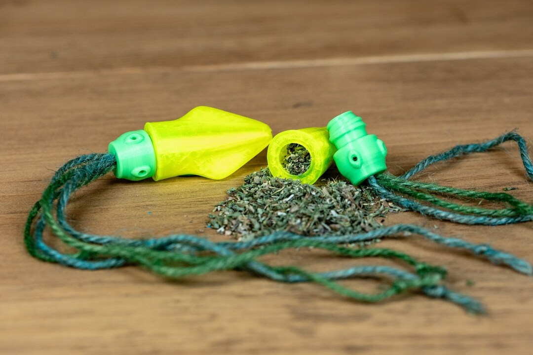 Refillable Squid Cat Toy | Chew and Chase | Catnip Silvervine Filling ...