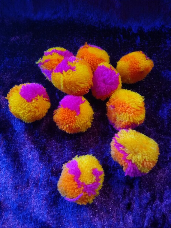 Pompón rosa y amarillo anaranjado | Etsy