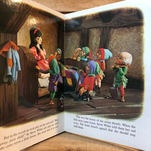 Snow White Snd the Seven Dwarves: A Puppet Storybook 1968 - Etsy