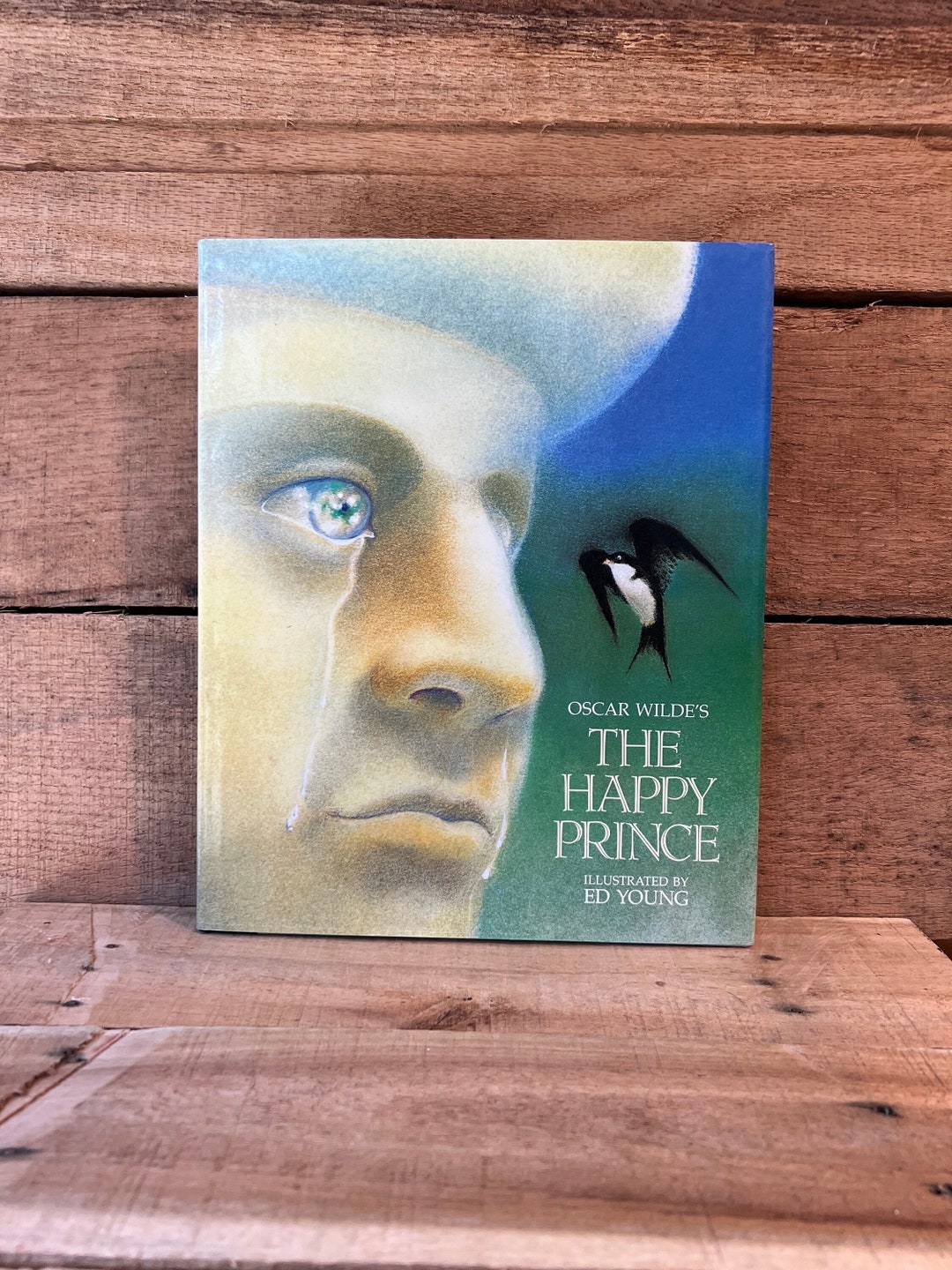 Oscar Wilde's the Happy Prince, Illustrated by Ed Young: With Dust ...