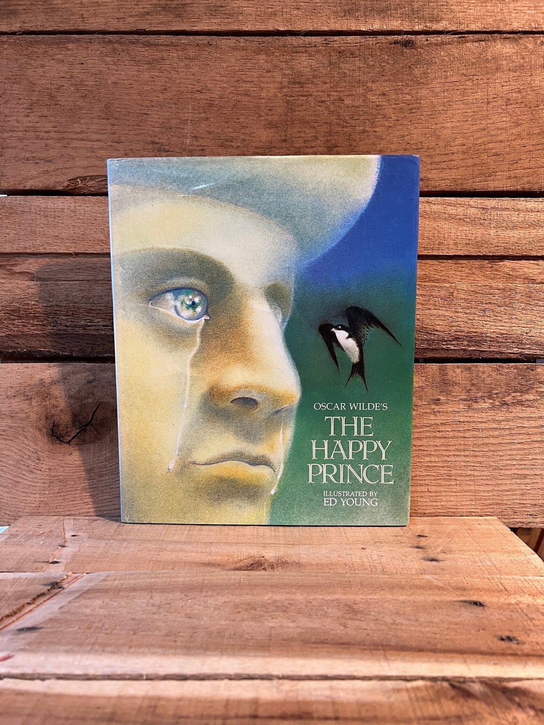 Oscar Wilde's the Happy Prince, Illustrated by Ed Young: With Dust ...