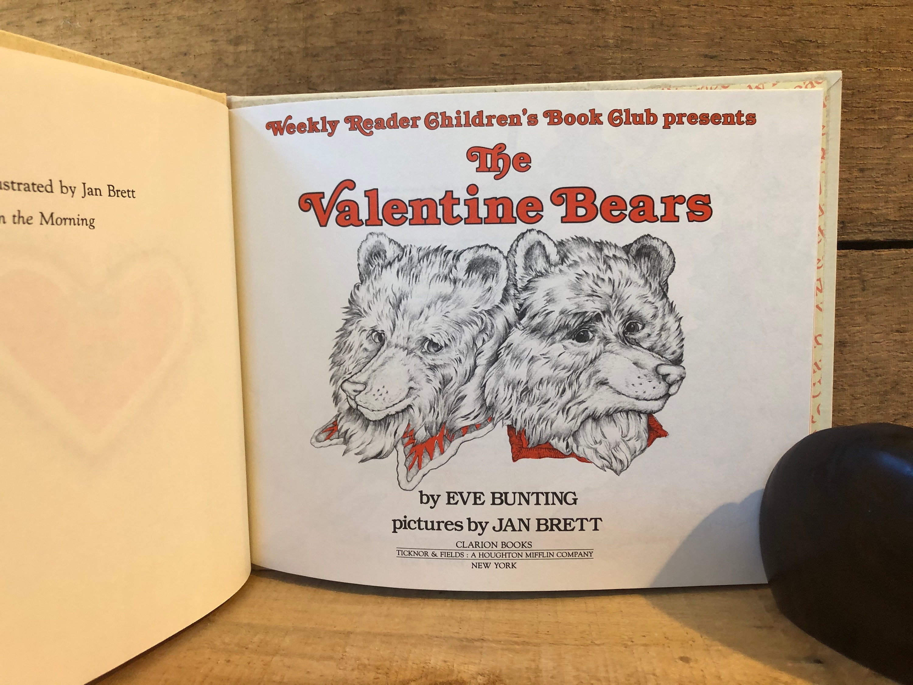 The Valentine Bears Illustrated by Jan Brett Weekly Reader 1983 - Etsy