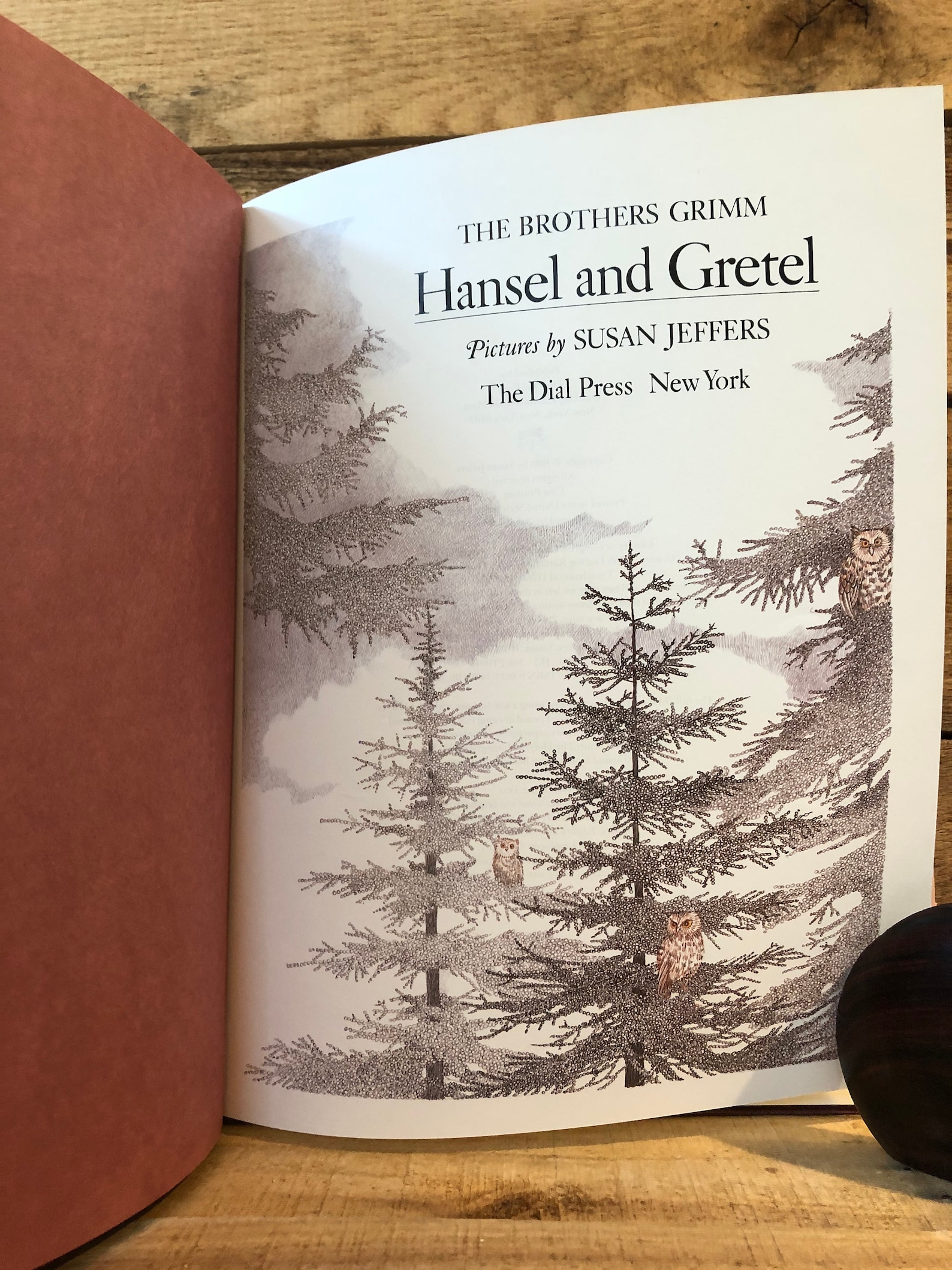 Hansel and Gretel Illustrated by Susan Jeffers: With Dust - Etsy