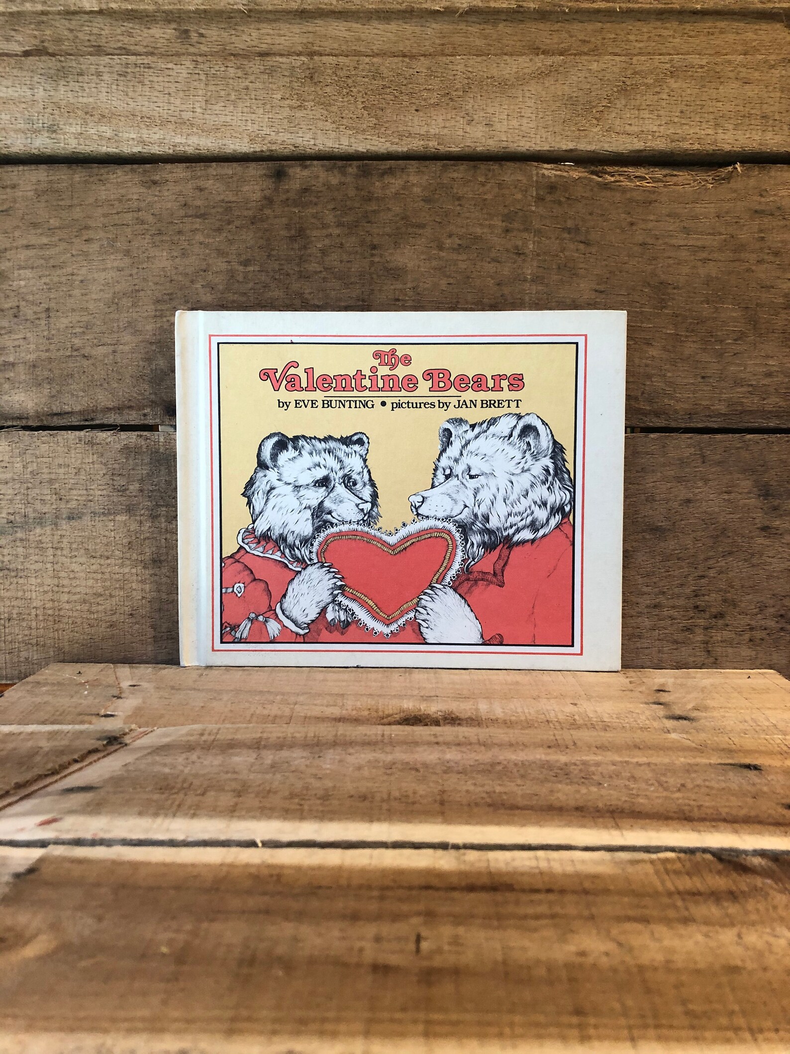 The Valentine Bears Illustrated by Jan Brett Weekly Reader | Etsy