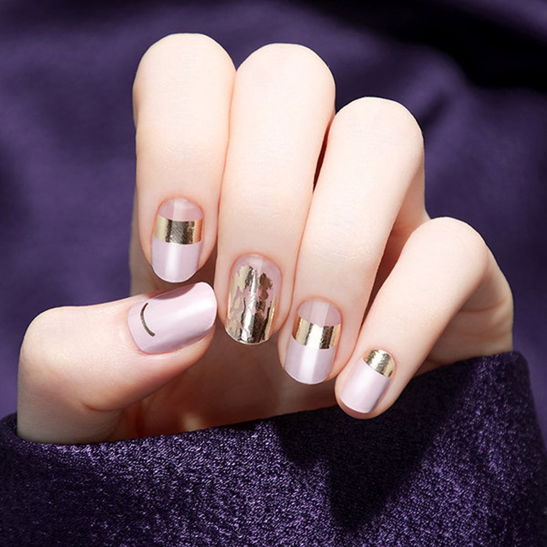 Gold Round French Nail Art / Pink French Nail / 8S22 Urban Gold / VIKA ...