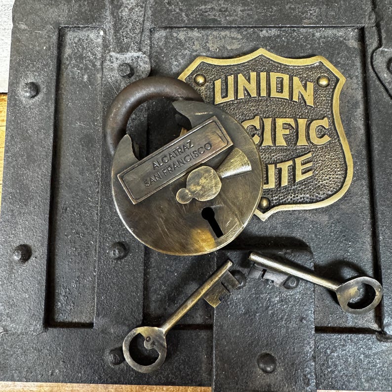 Antique-style Rustic Solid Brass Alcatraz San Francisco Prison Padlock ...