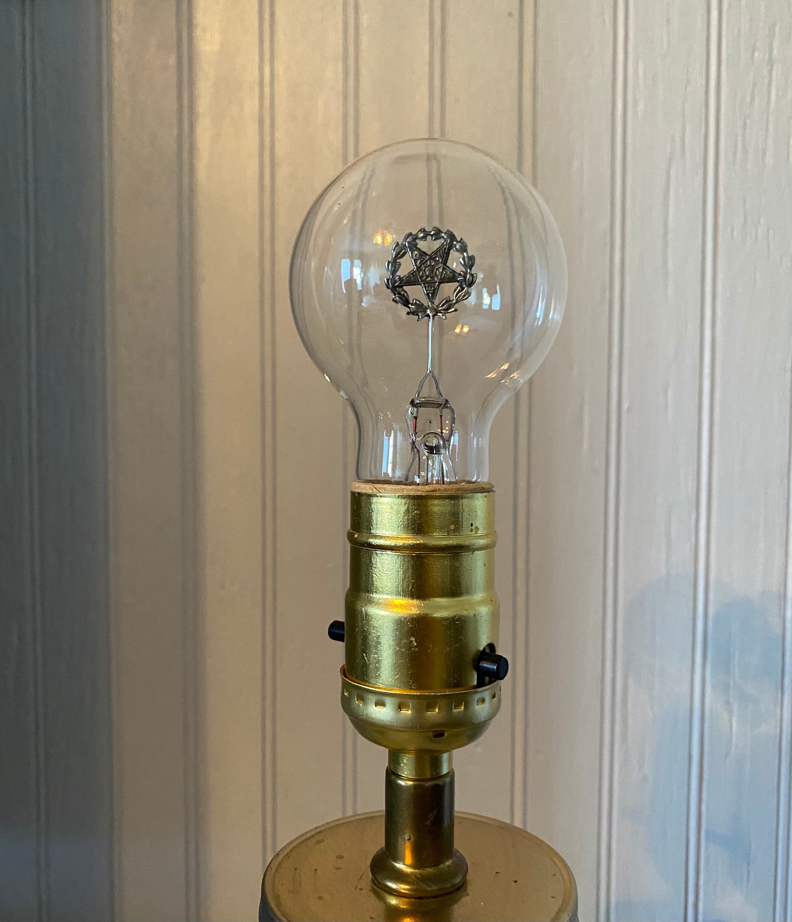 Aerolux Light Bulb for sale | Only 3 left at -70%