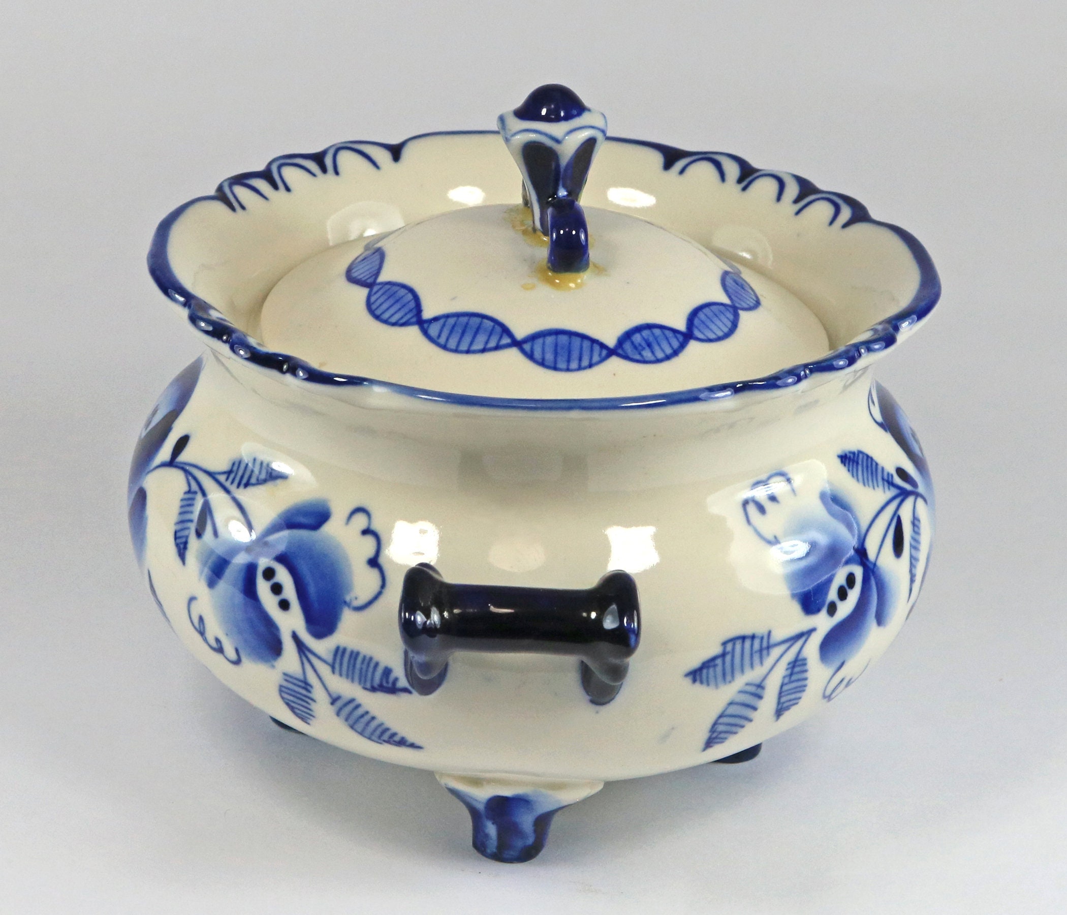Vintage Russian USSR Soviet Gzhel Blue and White Porcelain - Etsy UK Vintage Russian USSR Soviet Gzhel Blue and White Porcelain - Etsy UK