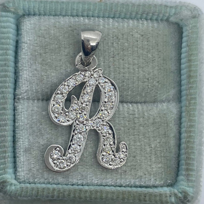 Letter R Necklace - Etsy