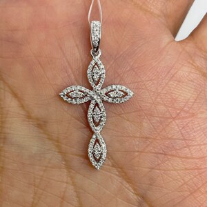 Diamond Cross 18K White Gold, Diamond Cross Pendant, Round Brilliant ...