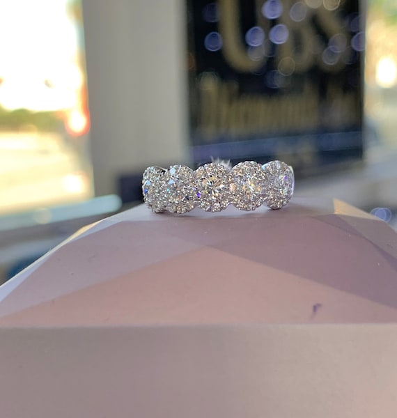 Halo diamond wedding band store
