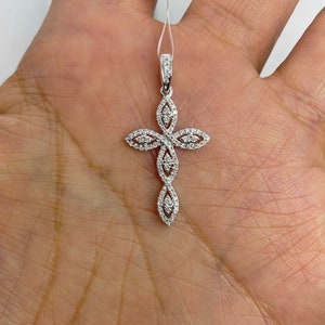Diamond Cross 18K White Gold, Diamond Cross Pendant, Round Brilliant ...