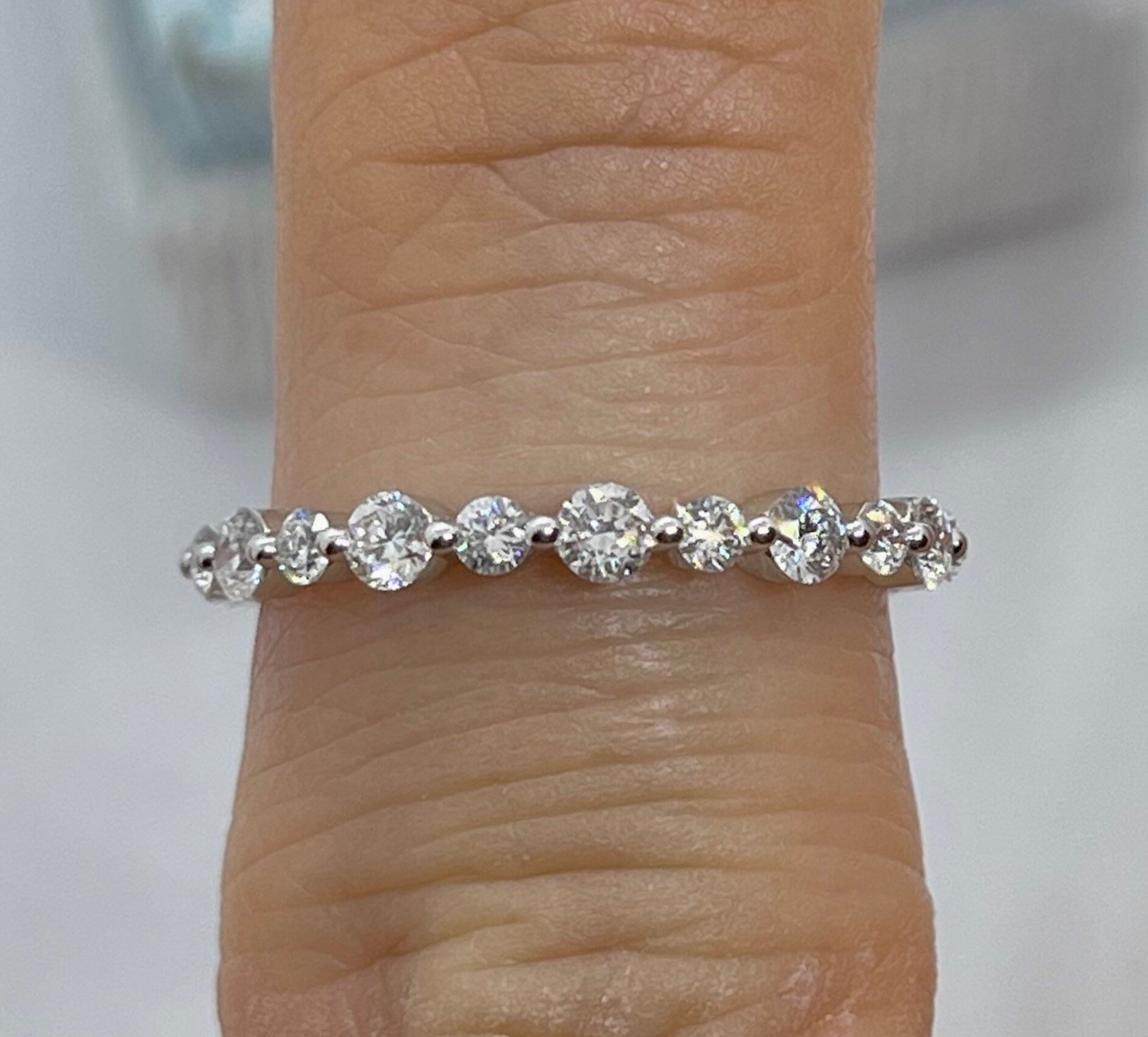 18K White Gold Diamond Wedding Band Single Prong Diamond - Etsy