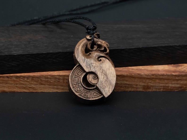 Pendentif Phoenix, pendentif en bois, collier phénix, sculpture sur ...