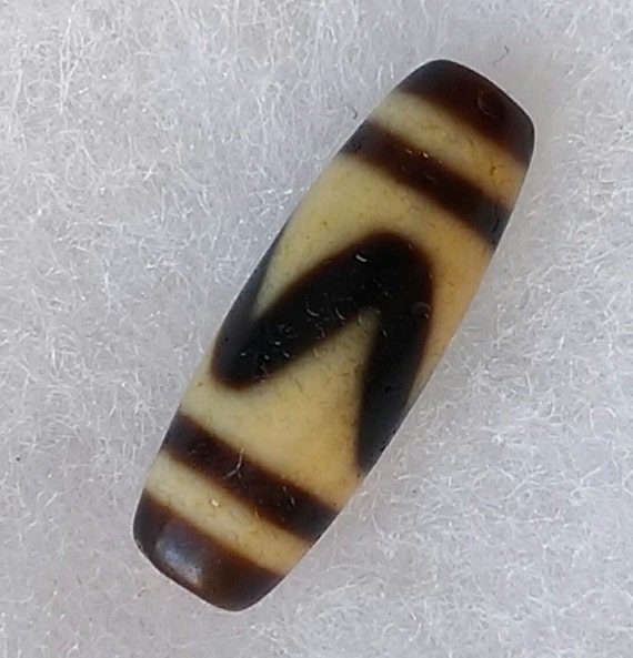 Tibetan dzi Tiger tooth design,dzi beads,Dzi stone pe… - Gem