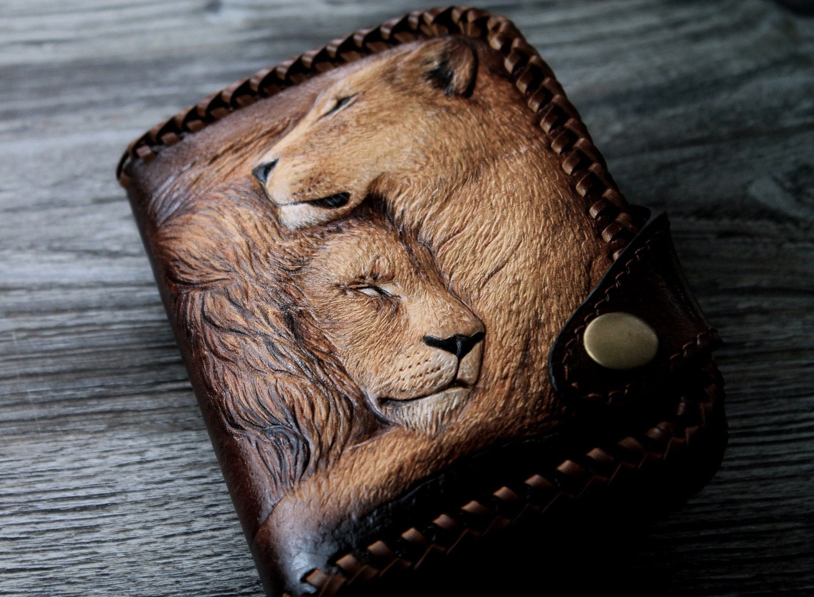 Leather wallet. Lion wallet. Hand Carved leather wallet | Etsy