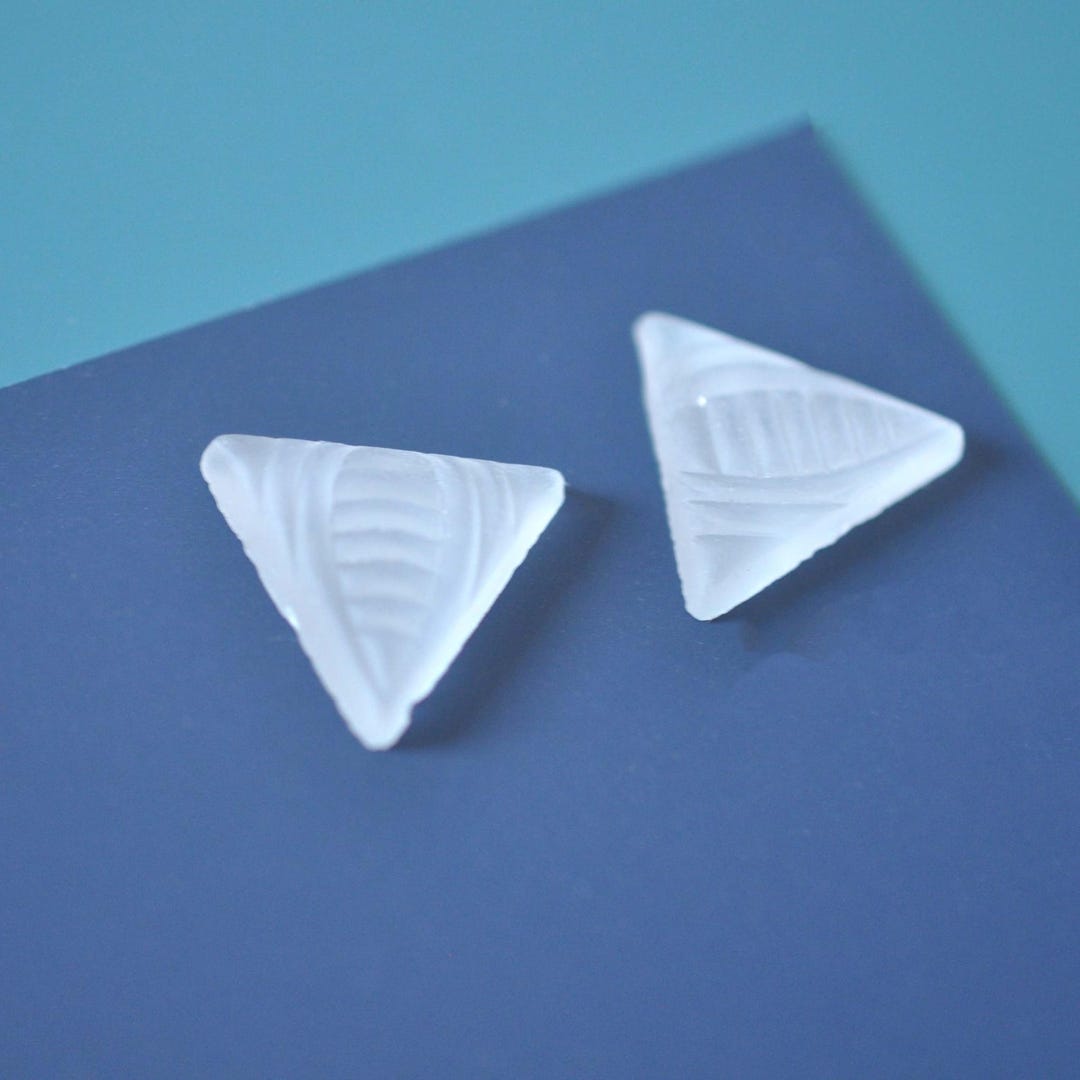Clear Matt Frosted Glass 14x11mm Vintage Ribbed Delta, Triangle, Shield ...