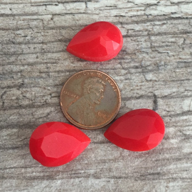 Cherry Red 18x13mm vintage West German machine cut pear shape | Etsy