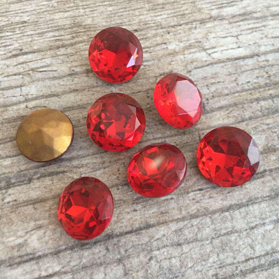 Siam Ruby Vintage 60ss 14mm Faceted Glass Round Dentelle Etsy siam-ruby-vintage-60ss-14mm-faceted-glass-round-dentelle-etsy