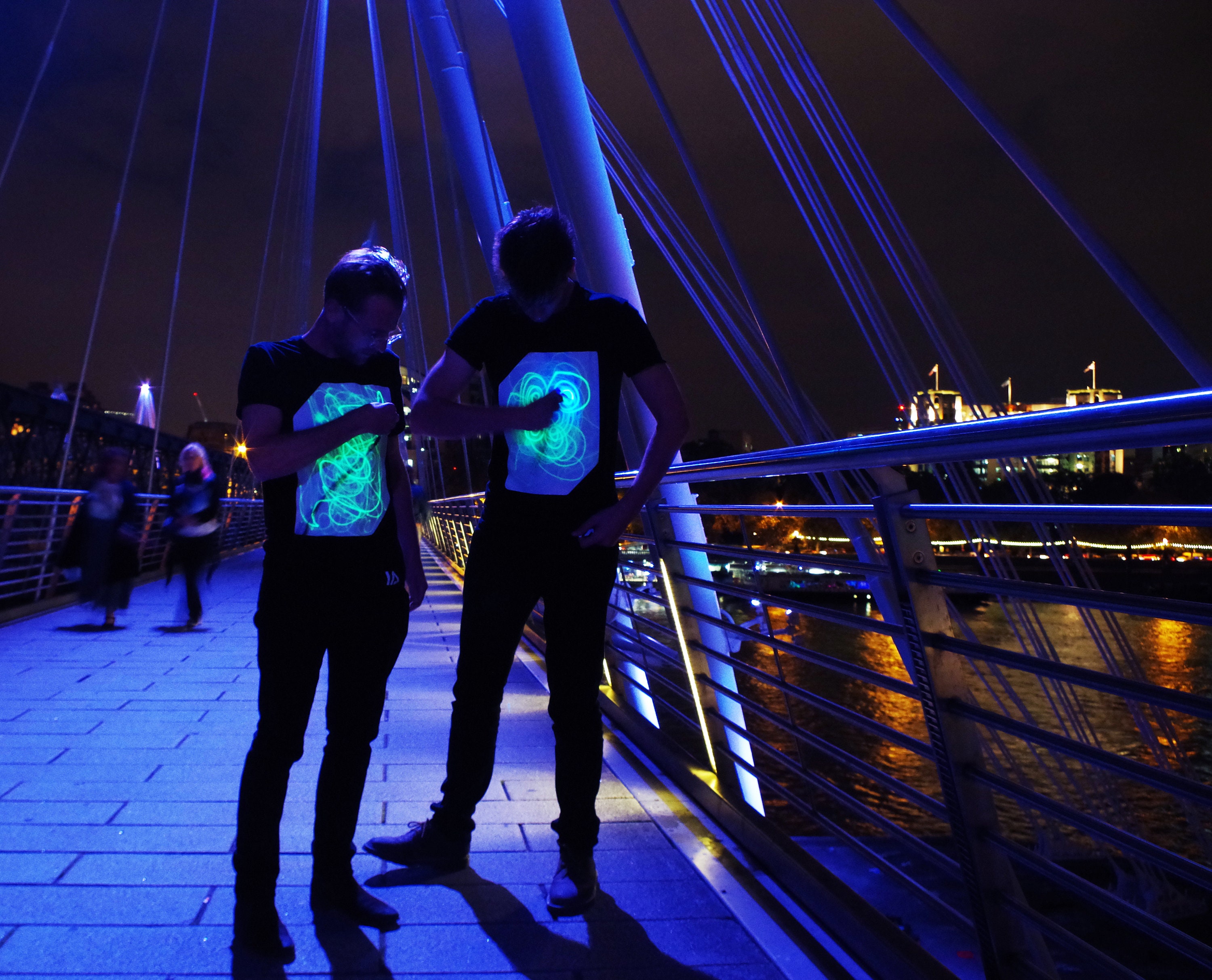 Interactive Glow-in-the-dark T-shirt: Adults' Light-up Tee Black/ Green ...