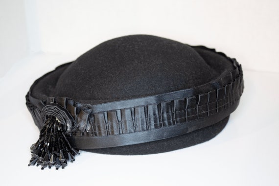 Early/Mid 1940's Vintage Wool Hat - Gem