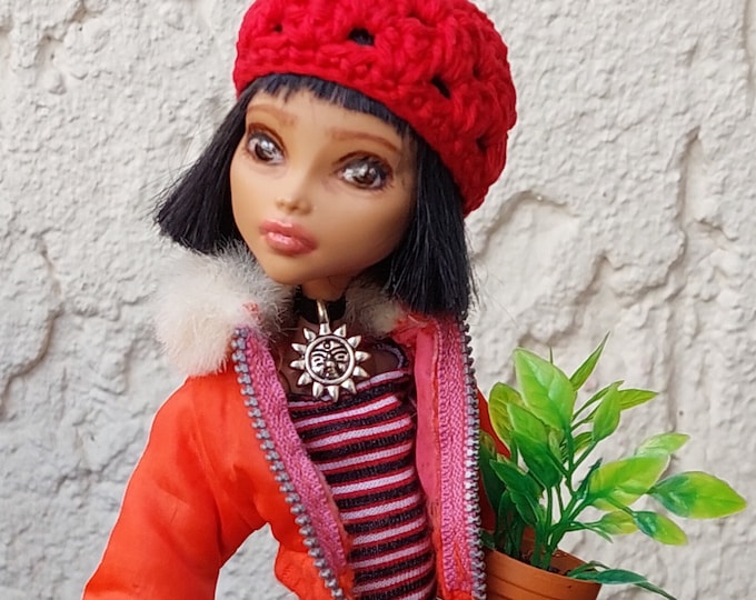 Monster High Doll Repaint "mathilda", Inspired by Natalie Portman From ...