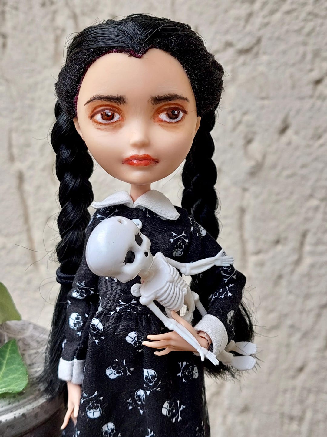 Monster High/ Ever After High Repaint" Miss Addams", Wednesday Addams ...