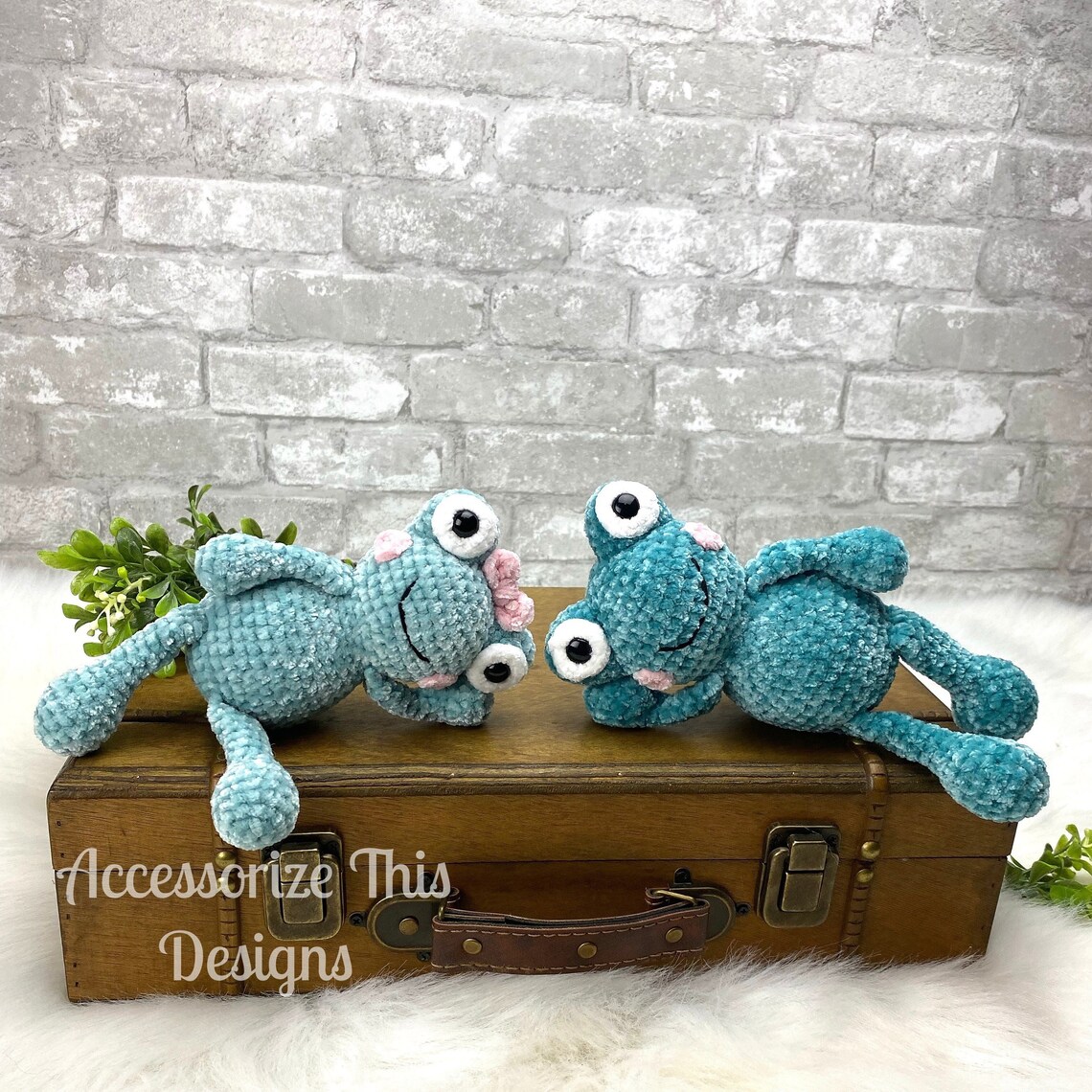 Crochet Pattern: Pocket Pal Frog - Etsy Canada