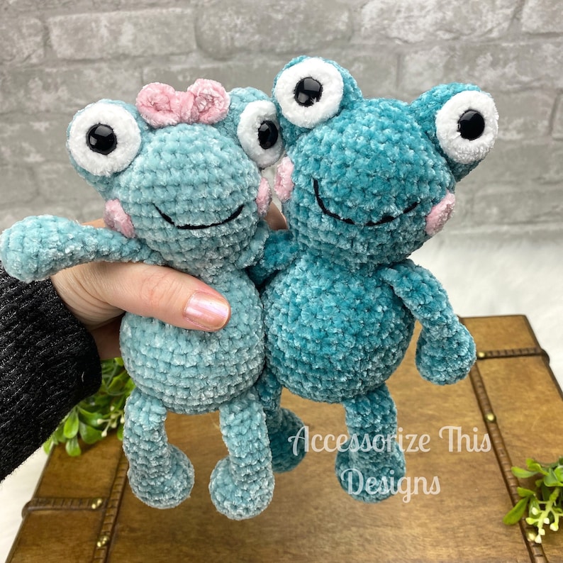 Crochet Pattern: Pocket Pal Frog - Etsy