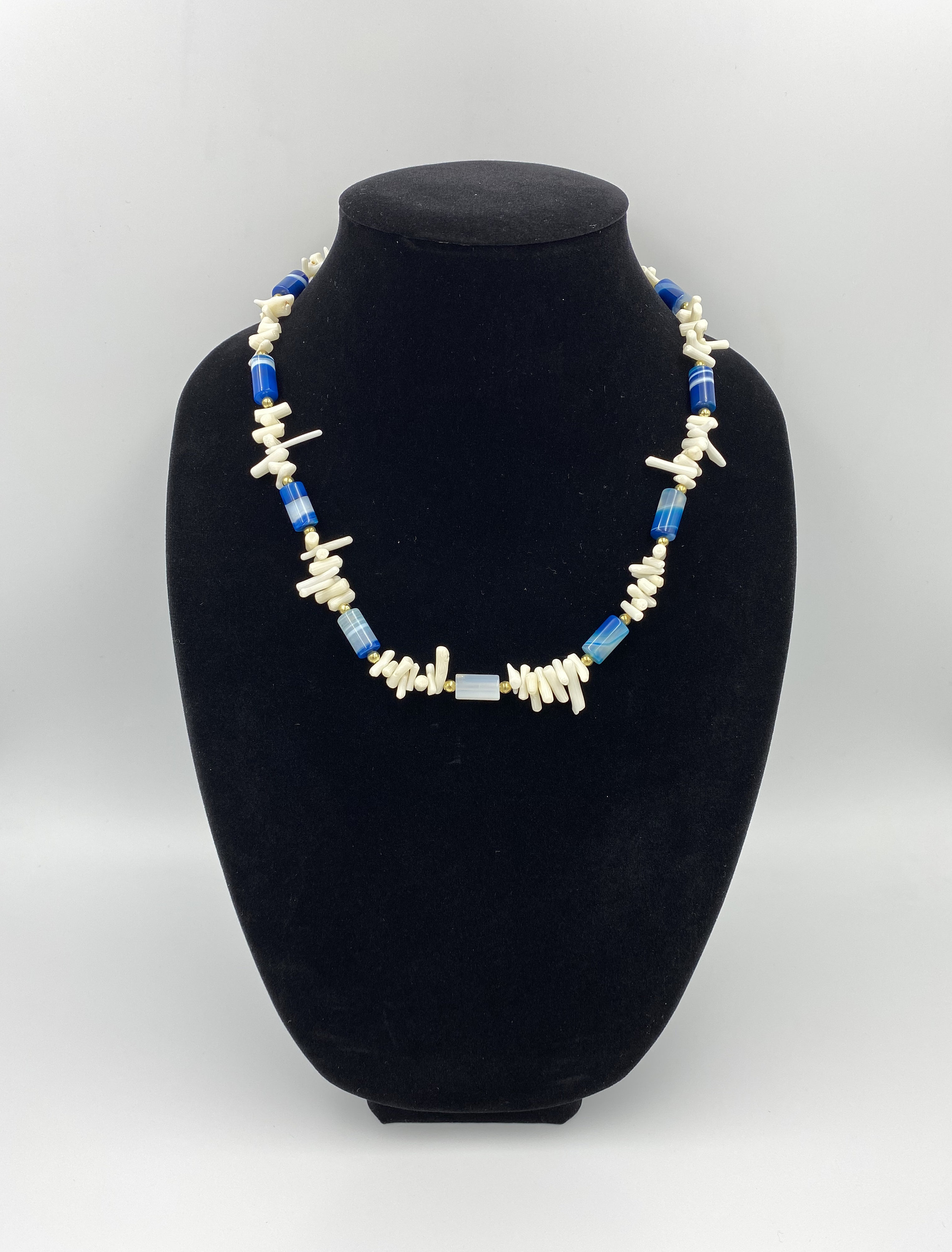 Collar de coral blanco y ágata azul collar de coral blanco | Etsy Collar de coral blanco y ágata azul collar de coral blanco | Etsy