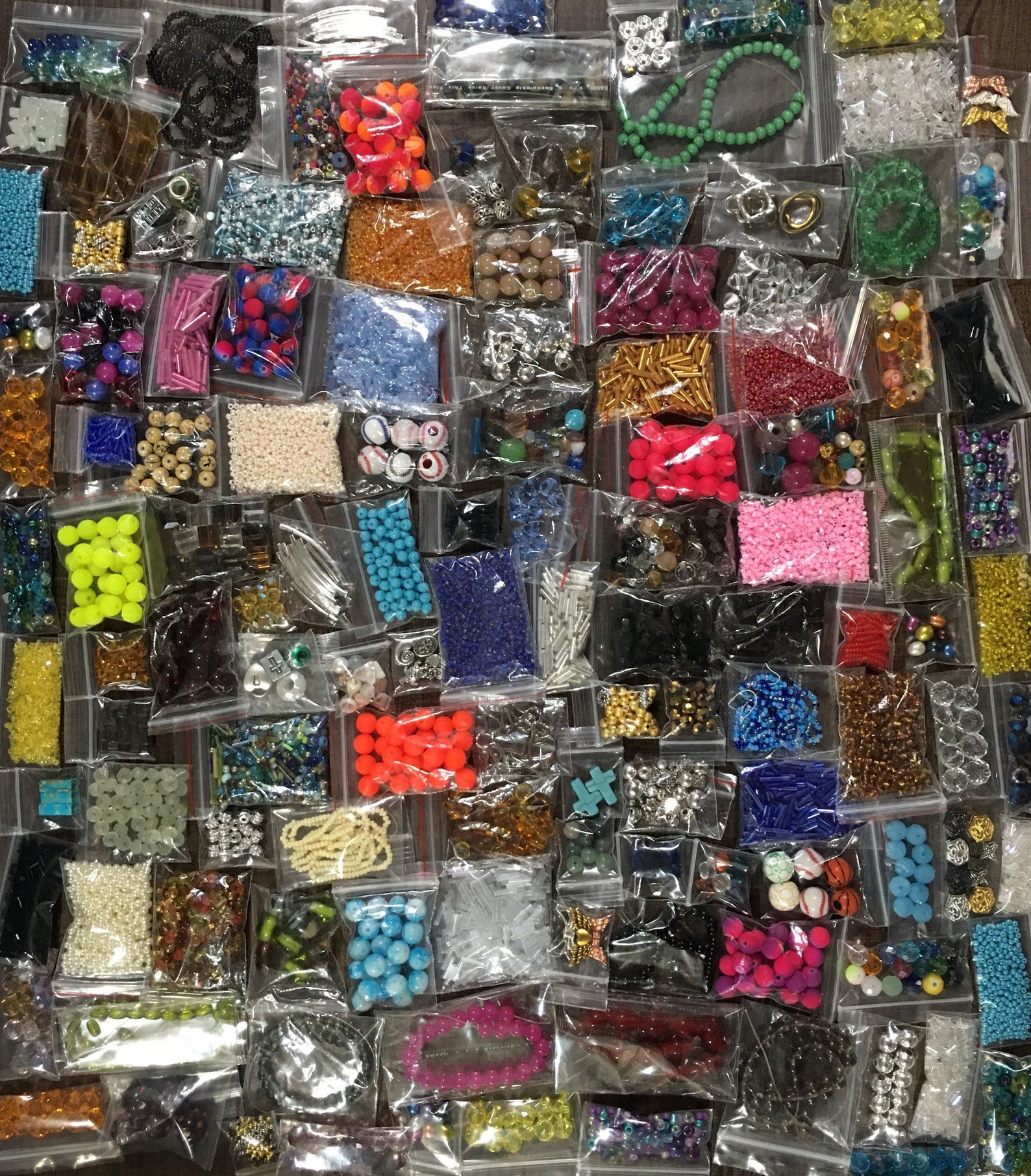 B 40 Bags of NEW Beads Mixed Types Glass Acrylic Metal Wood - Etsy