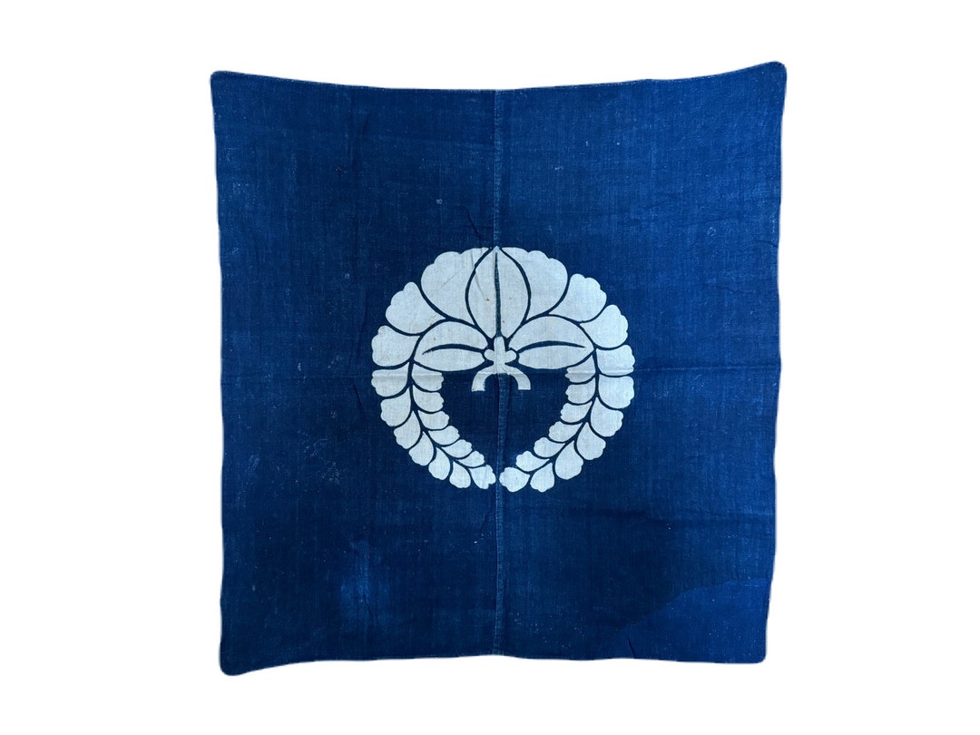 Japanese Vitage Indigo Tsutsugaki Fabric With Wisteria Crest - Etsy