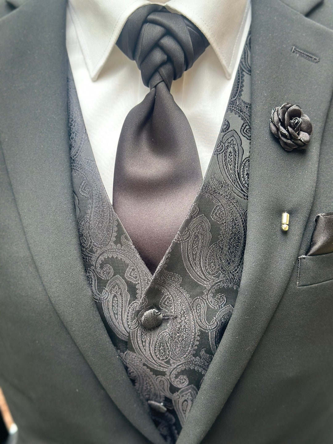 Scale Knot Necktie: Pre-tied Wedding Necktie - Etsy