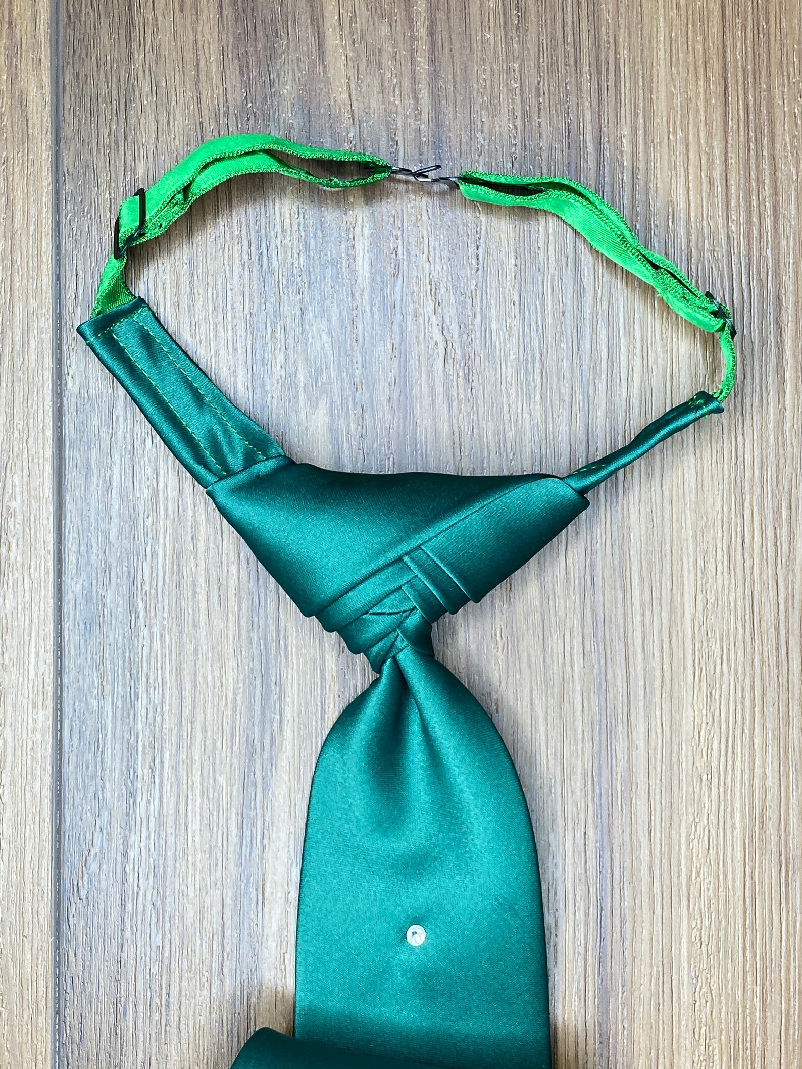 The Fishbone Knot Pre-tied Necktie (forest Green) - Etsy UK