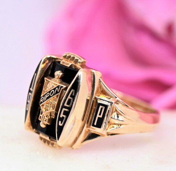 1965 class ring 10k gold Ripon High School "M P" init… - Gem